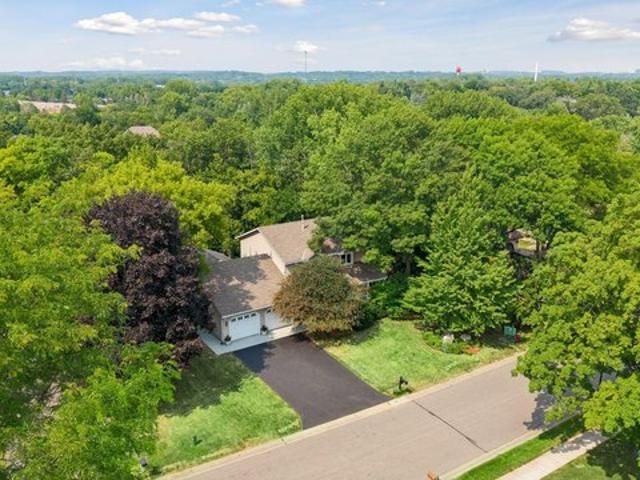 15385 Morraine Way, Eden Prairie, MN 55347