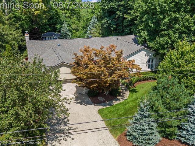 15389 Lakeside Street