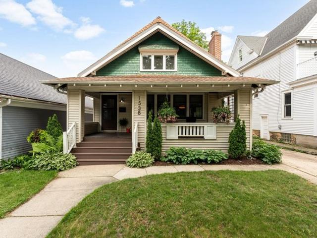 1538 N 70th St, Wauwatosa, WI 53213