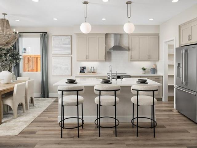 1538 Alegra St, Santa Rosa, CA 95403