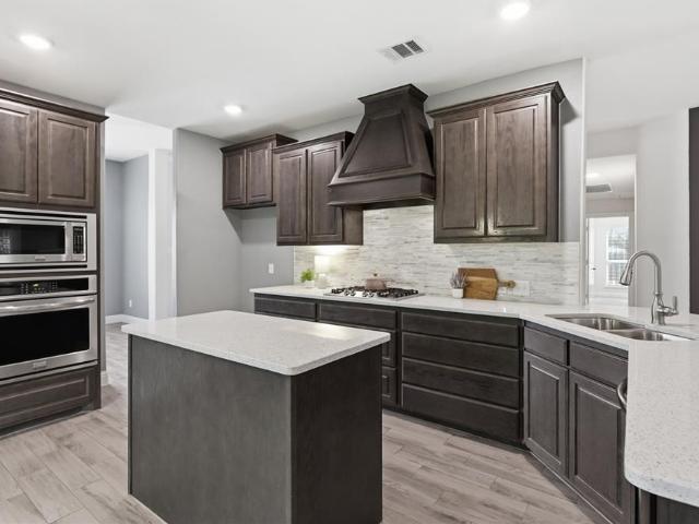 1538 Petaluma Drive