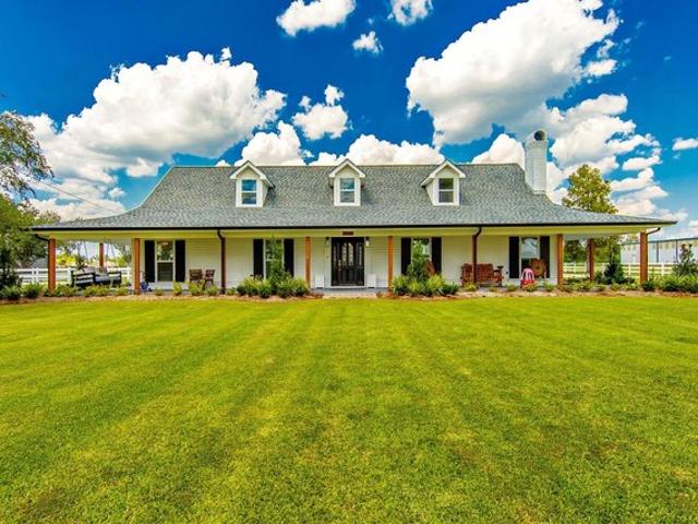 1538 Savanne Rd, Houma, LA 70360