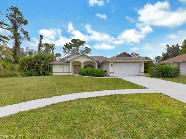 1538 Senior Ct, Lehigh Acres, FL 33971