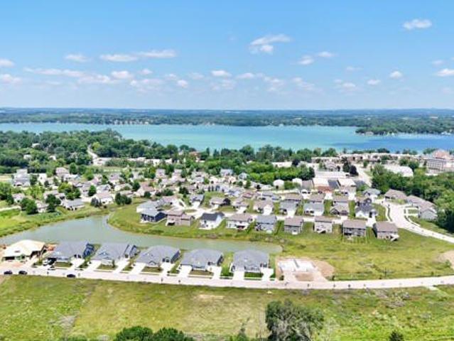 1538 Weston Ridge Rd, Oconomowoc, WI 53066
