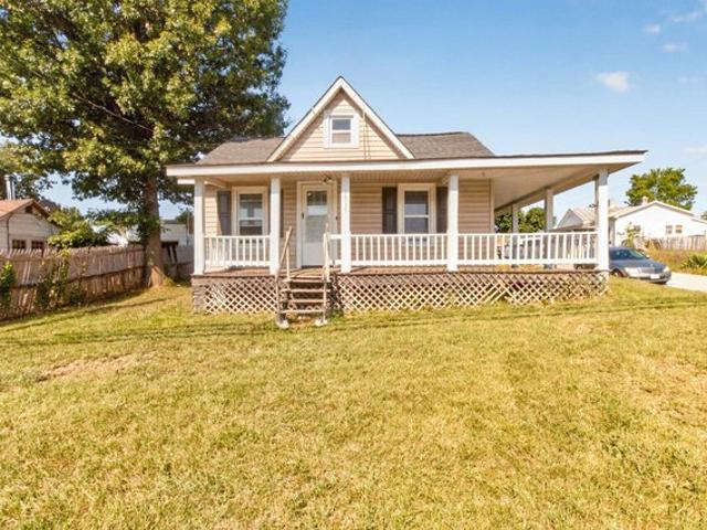 1539 N Delphine Ave, Waynesboro, VA 22980