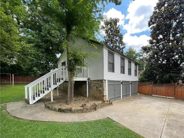 1539 N Morningside Drive Carriage House