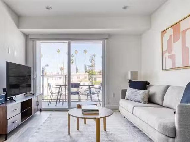 1539 Purdue Ave, Sawtelle 2 Bedroom 2 Bath
