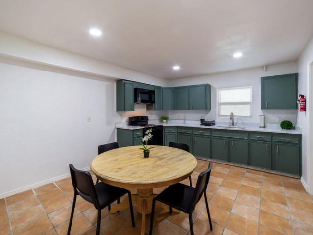 1539 Santa Monica St, San Antonio, TX 78201