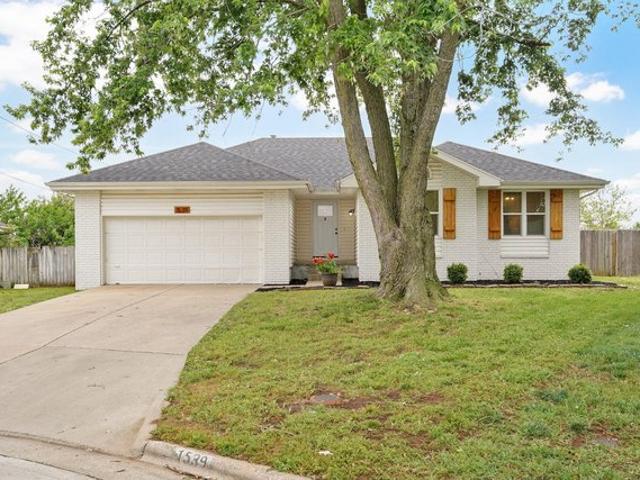 1539 W Rockwood Ct, Springfield, MO 65807