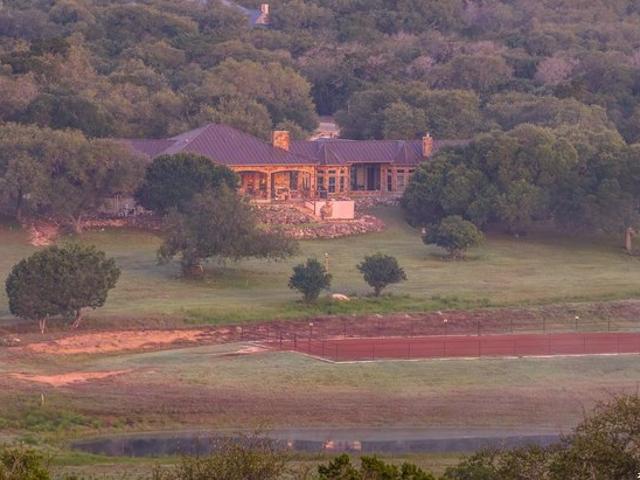 1539 Waterstone Pkwy, Boerne, TX 78006