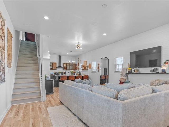 1539 Wilcox AVE
