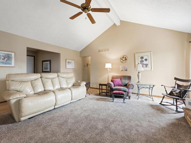 15300 Crestwood Drive