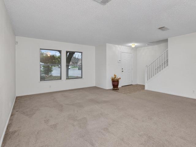 15300 Iola Cv