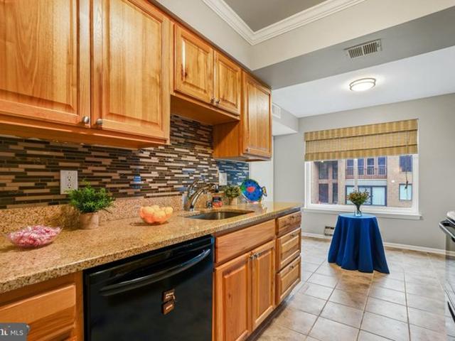 15301 Beaverbrook Ct Unit 92 2, Silver Spring, MD 20906