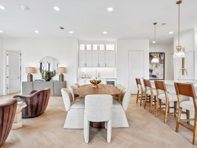 1530 Meeting Street # 2104