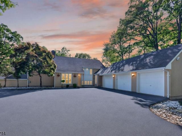 1530 Mountain Top Rd