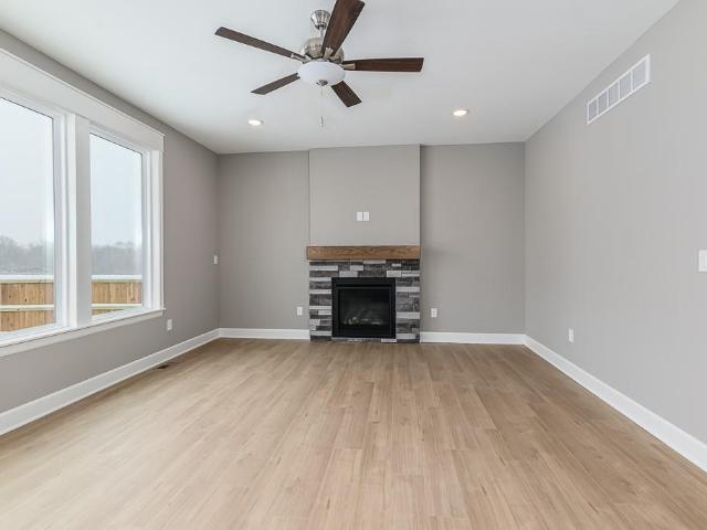 1530 N 157th Lane