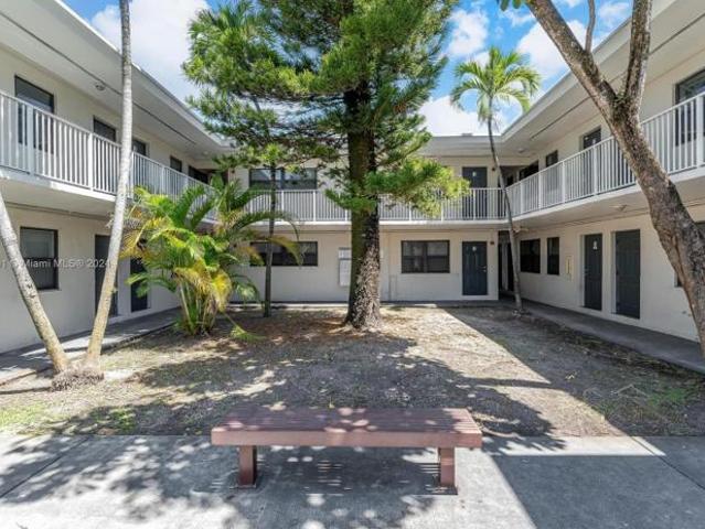 1530 NE 136th St #9, North Miami, FL 33161