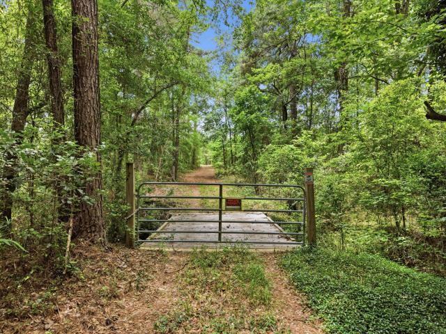 1530 Catfish Lane