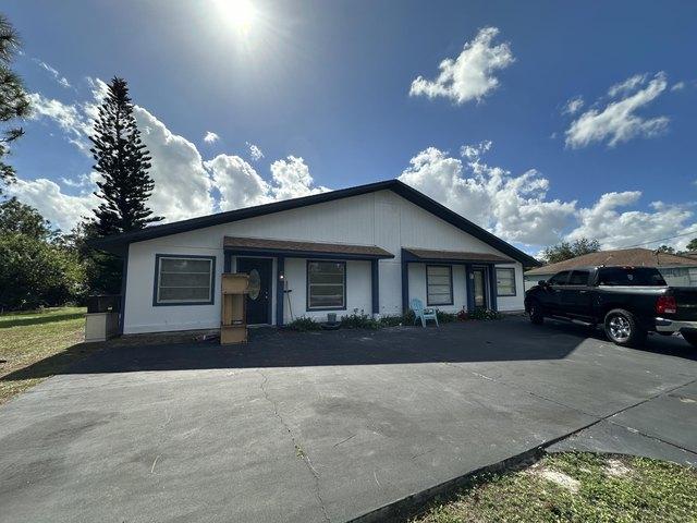 1530 E 12th St, Lehigh Acres, FL 33972