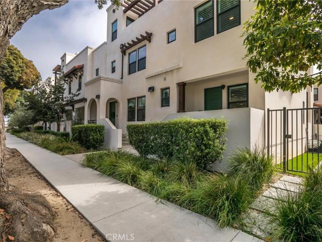 1530 E Thompson Blvd, Ventura, CA 93001 | MLS #SR26066 | Compass