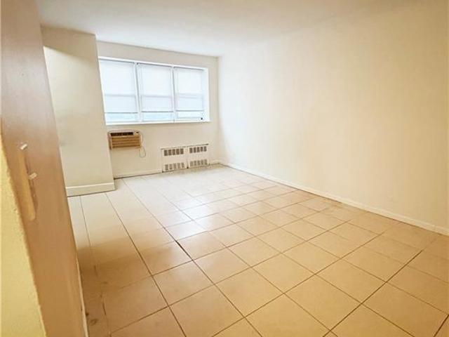 1530 East 8th Street, Unit 1J | Compass