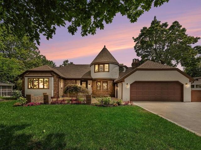 1530 Edgewood Ave SE, Grand Rapids, MI 49506