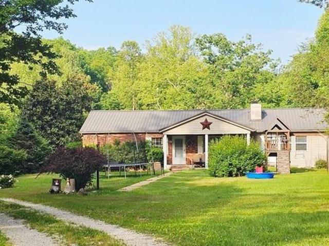 1530 Fullers Ridge Rd, Louisa, KY 41230