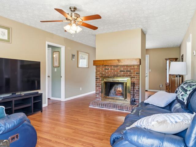 1530 Highway 155 N