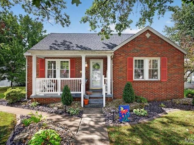 1530 Livingston St, Carlyle, IL 62231