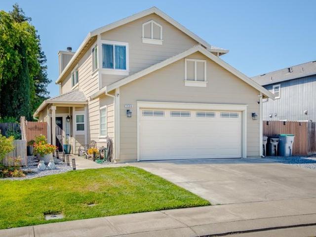 1530 Paradise Valley Dr, Woodland, CA 95776