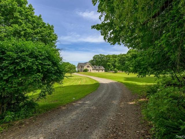 1530 River Rd, West Coxsackie, NY 12192