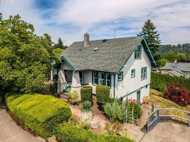 1530 S Troutdale Rd, Troutdale, OR 97060