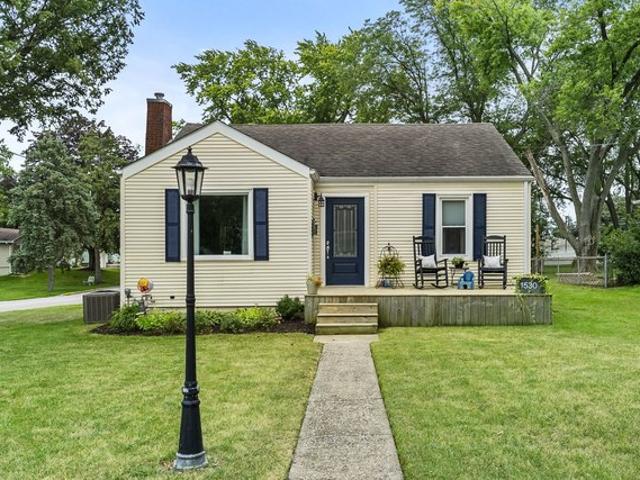 1530 5th Avenue, Silvis, IL 61282