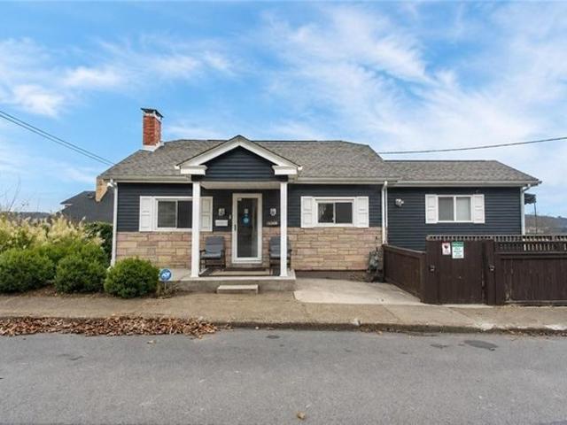 1530 6th Ave, Freedom, PA 15042