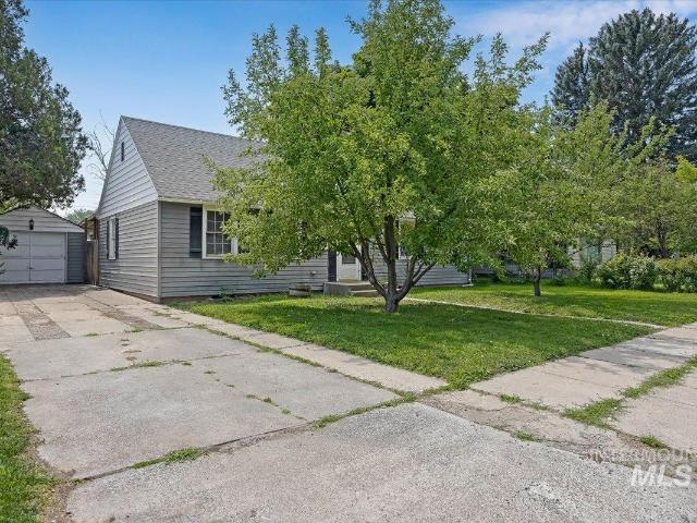 1530 9th Ave. East
