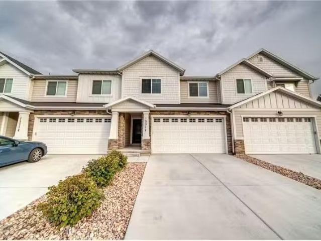15313 S Tarawa Dr Maste. 15313 S Tarawa Dr