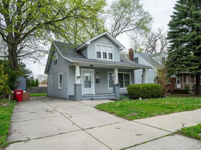 15315 Semrau Ave, Eastpointe, MI 48021