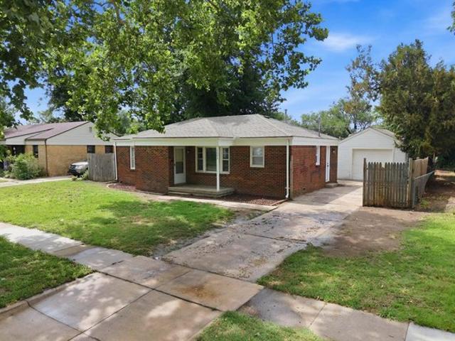 1531 E Crowley St, Wichita, KS 67216