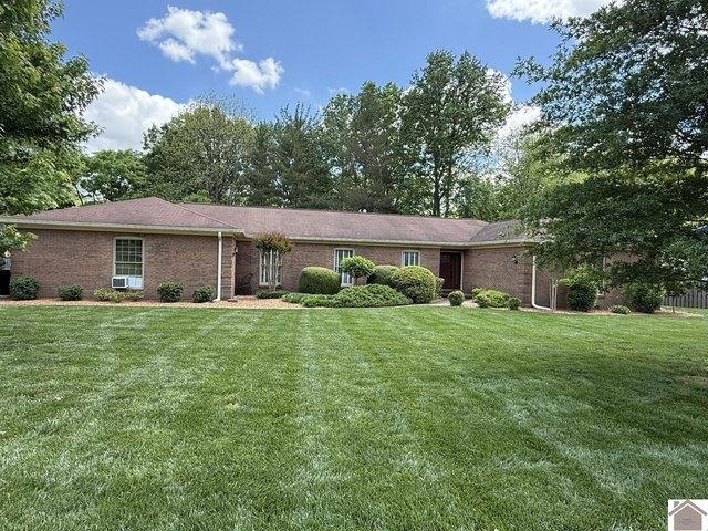 1531 London Dr, Murray, KY 42071