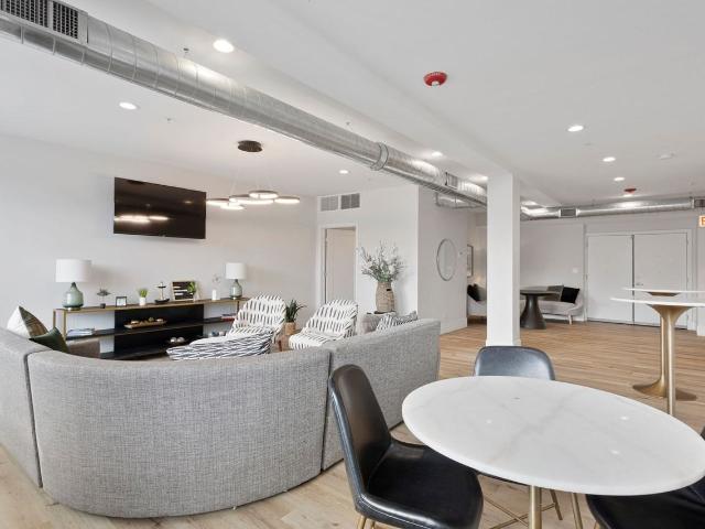 1531 W Howard Street 3 Bedroom Apartment for Rent at 1531 W Howard St, Chicago, IL 60626 Rogers Park