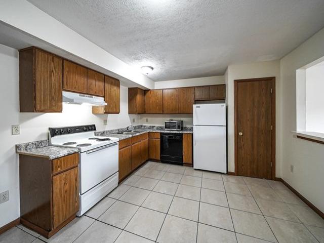 1531 Whitehall Blvd, Kent, OH 44240