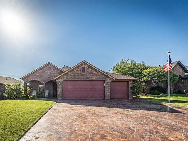 1532 NE Stone House Dr, Elgin, OK 73538