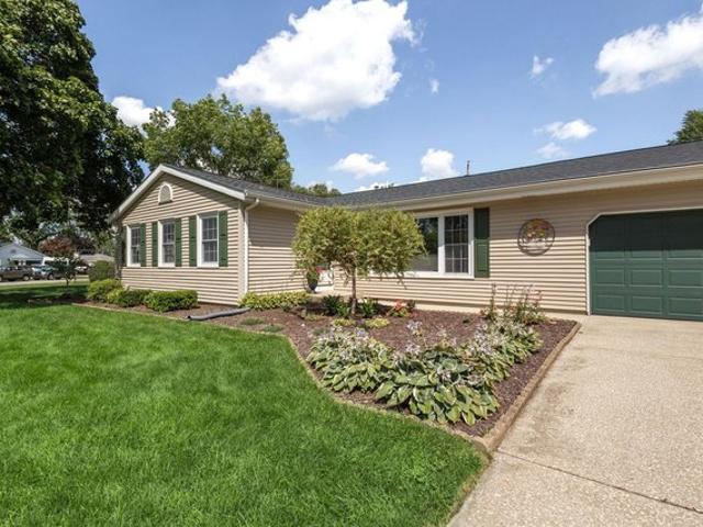 1532 Ash Dr W, Elkhart, IN 46514