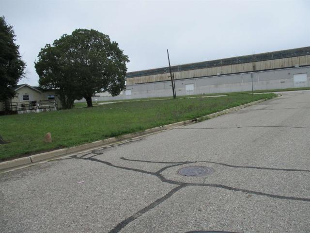 1532 E Superior Street