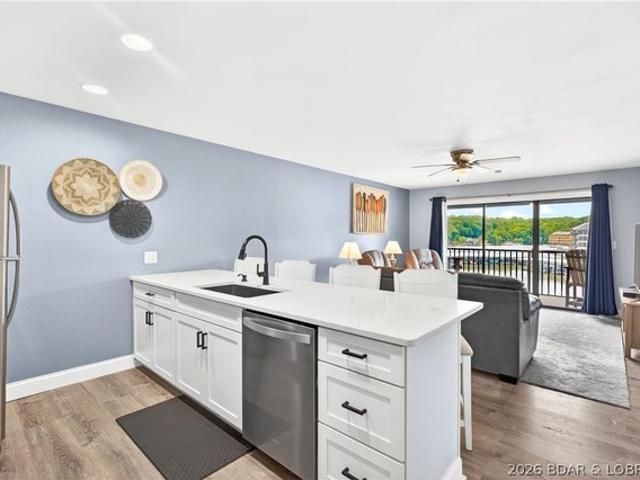 1532 Harbor Pt Unit 304D, Osage Beach, MO 65065