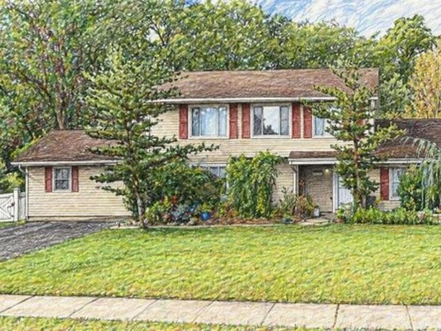 1532 Laguna Ln, Lakewood, NJ 08701