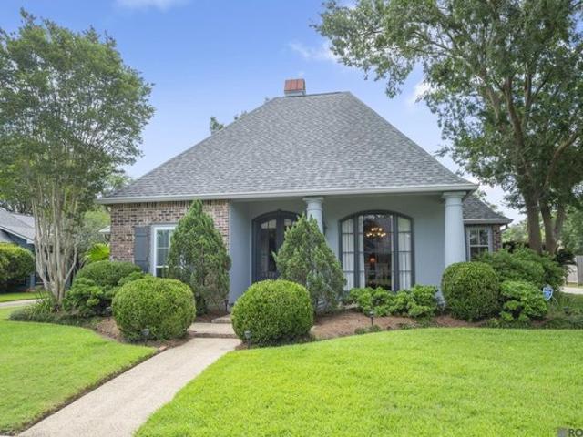 1532 Plantation Oak Dr, Baton Rouge, LA 70810