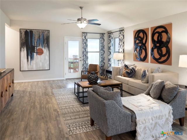 1532 Ravine Way