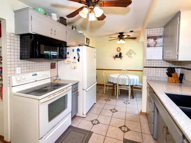 1532 S Grand Ave